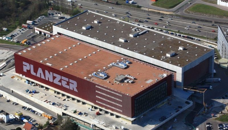 Planzer AG in Pratteln, Dunkelklappen / ISBA AG Tageslichtsysteme aus ...